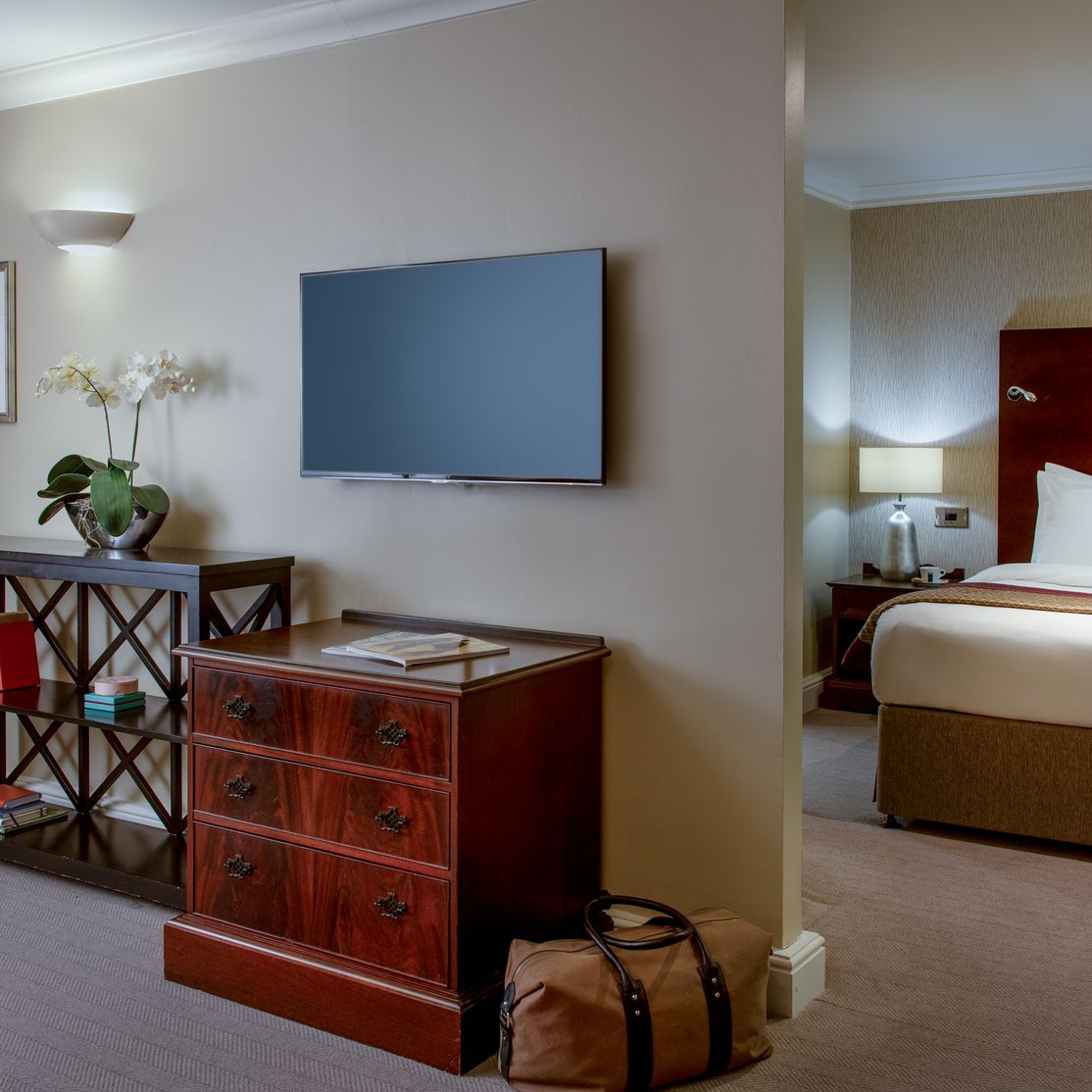 Premier Suites Bristol | Hotel Suites at Aztec Hotel